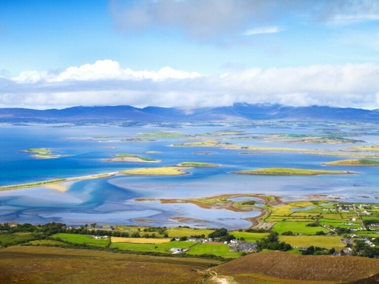 The Best Walking Holidays In Ireland: An Expert Guide - Horizon Guides